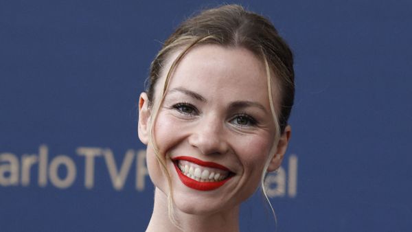 Maud Baecker sexy : la star de Demain nous appartient se dévoile en ...