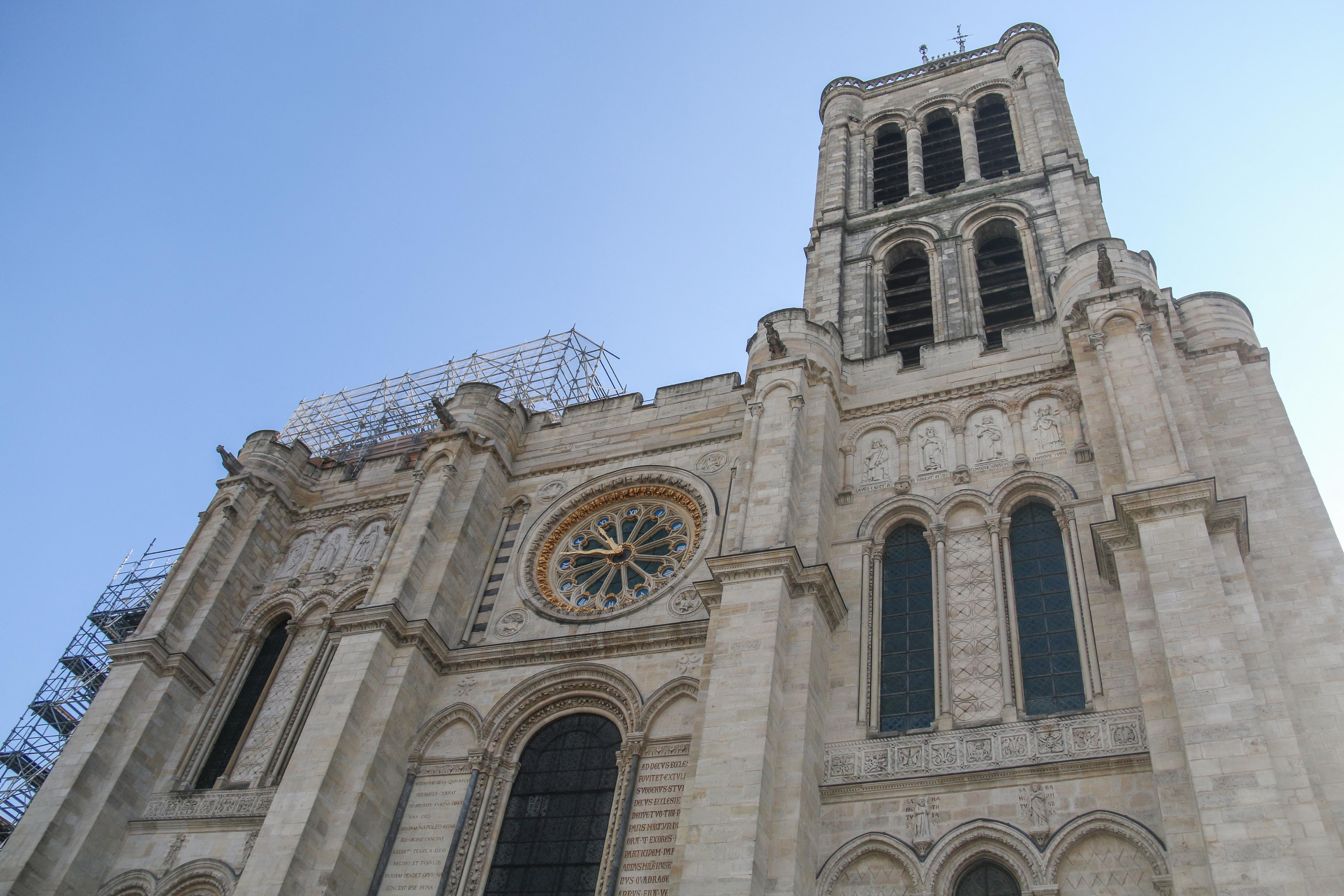 Saint-Denis : la flèche de la basilique s’élève à nouveau après deux ...