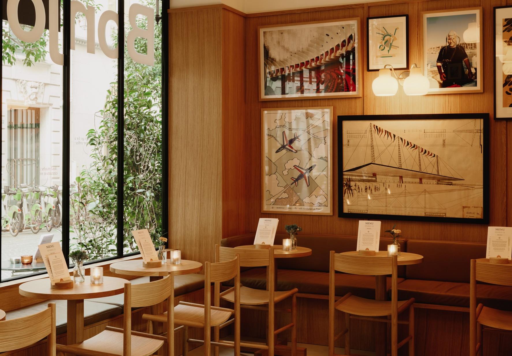 Monocle ouvre son premier café à Paris : immersion dans le temple du ...