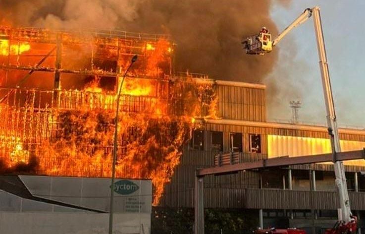 Paris : Spectaculaire incendie en cours dans le nord de la capitale – France Alerte